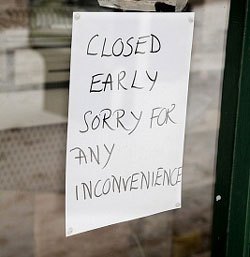 Closed Early Sign